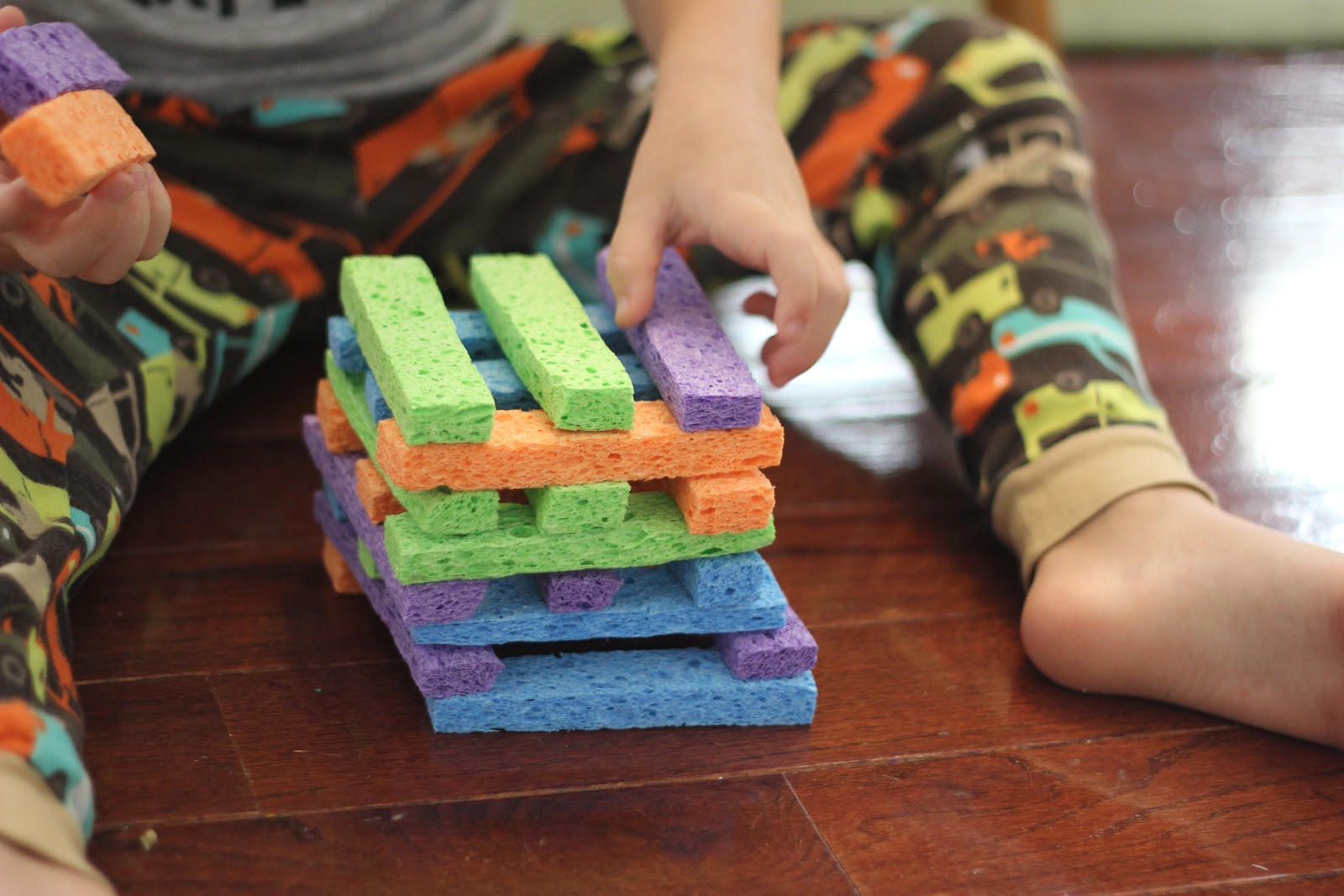 Top 10 Fine Motor Activities For Kindergarteners - 2023 Guide ...