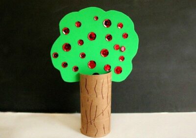 10 Beautiful Tree Crafts Preschool Kids Can Make - Education Outside